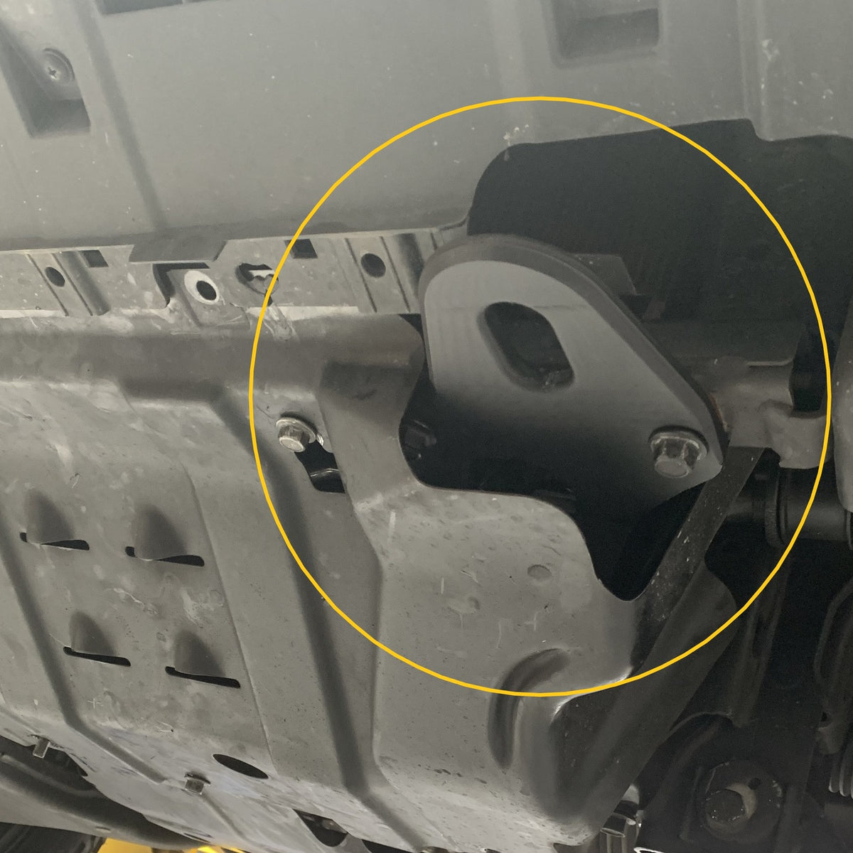 ROADSAFE 4WD TANK 300 FRONT RECOVERY POINTS – PRO4x4