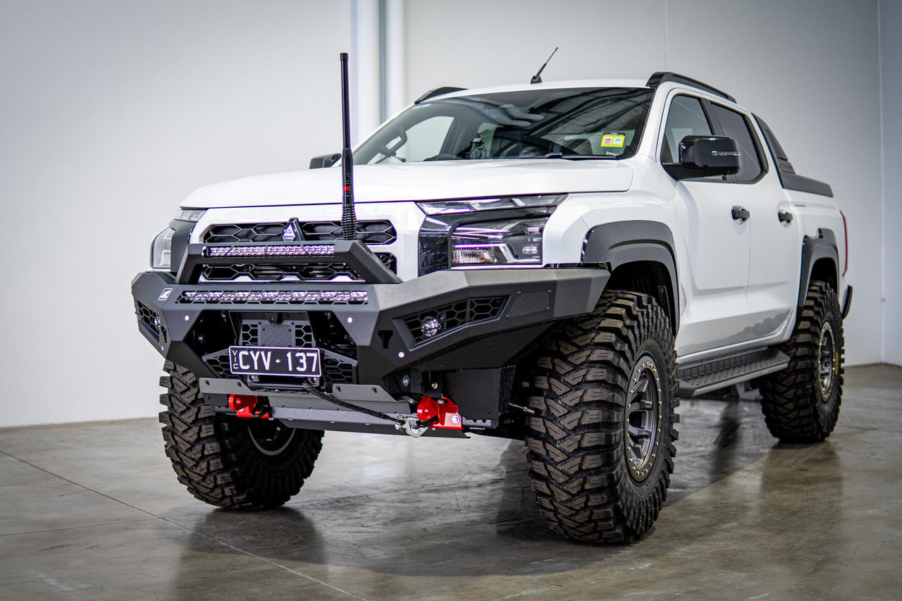 Off Road Animal Predator Bull bar, Mitsubishi Triton MV 24+ – PRO4x4